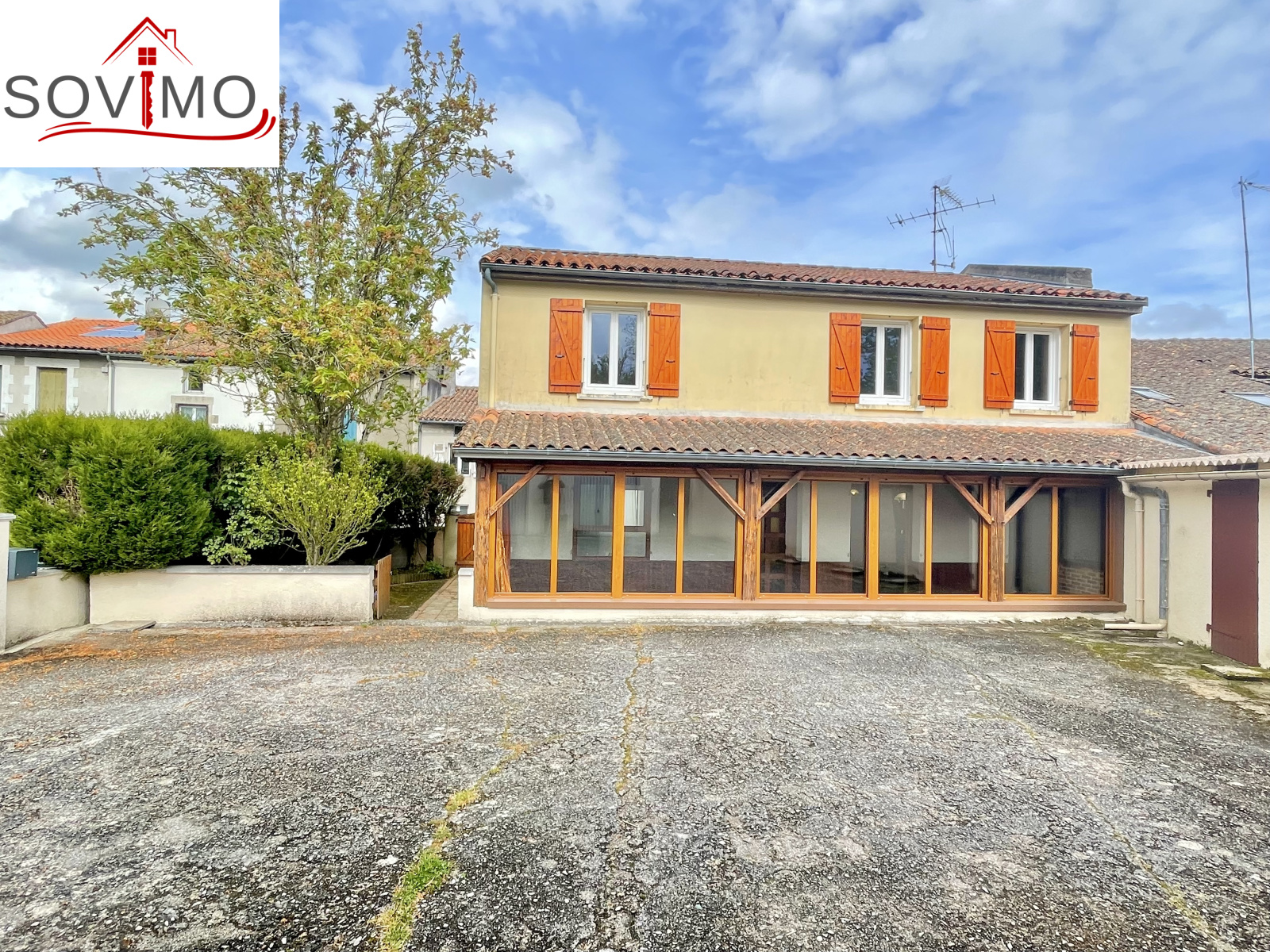 Vente maison Confolens 6 pièces 139m² 113400€ | Sovimo